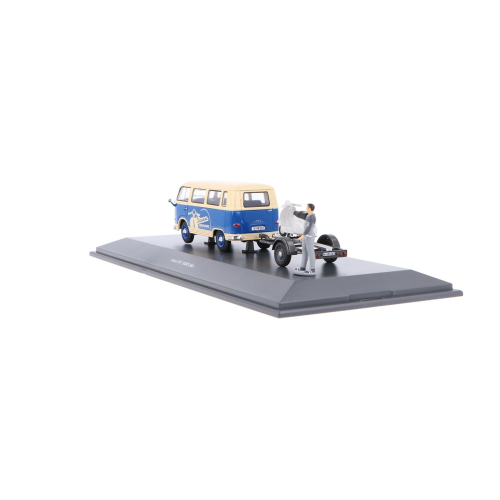 Ford FK 100 Bus "Vespa" + aanhanger en Vespa | House of Modelcars