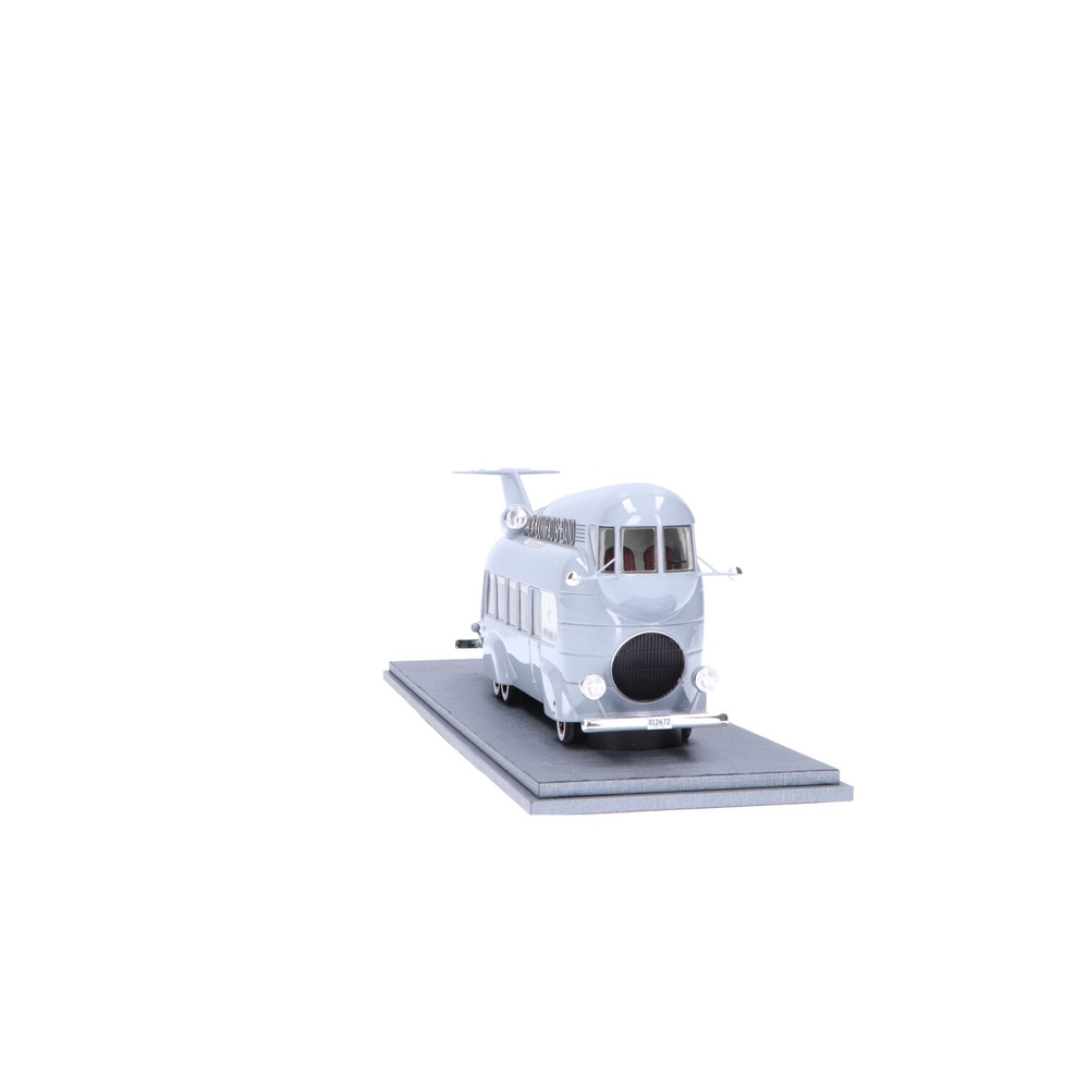 Paramount Jack Conrad Band Bus | House of Modelcars