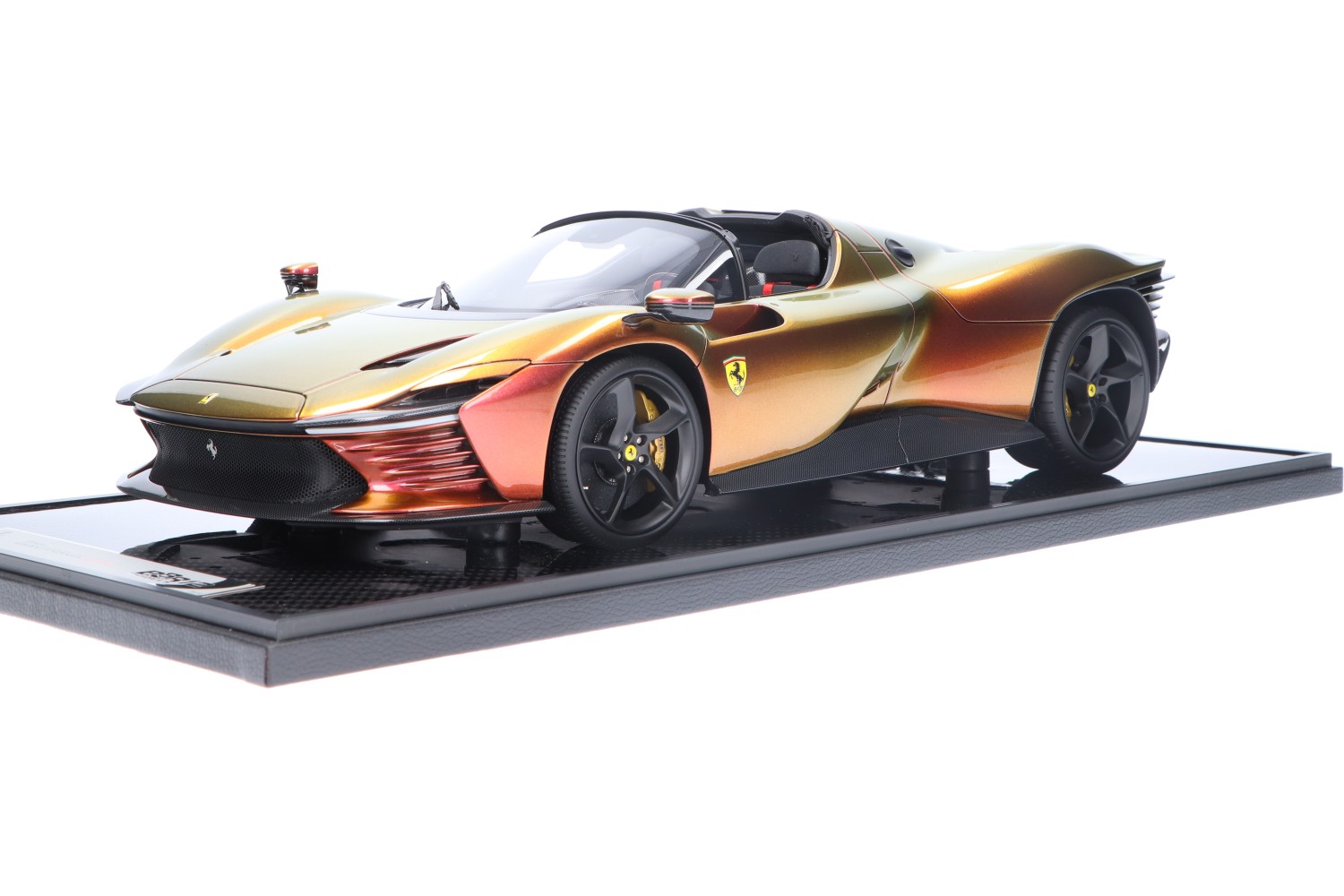 Ferrari Daytona SP3 Serie Icona 'Open Roof' Chamaleon Gold | House of ...