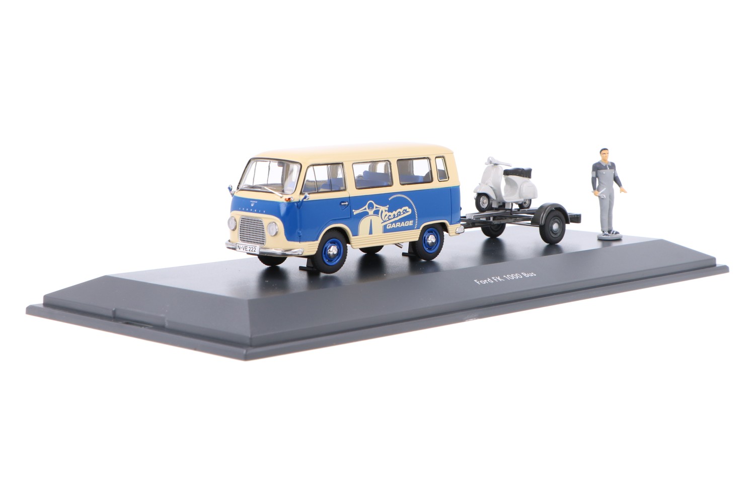 Ford FK 100 Bus "Vespa" + aanhanger en Vespa | House of Modelcars