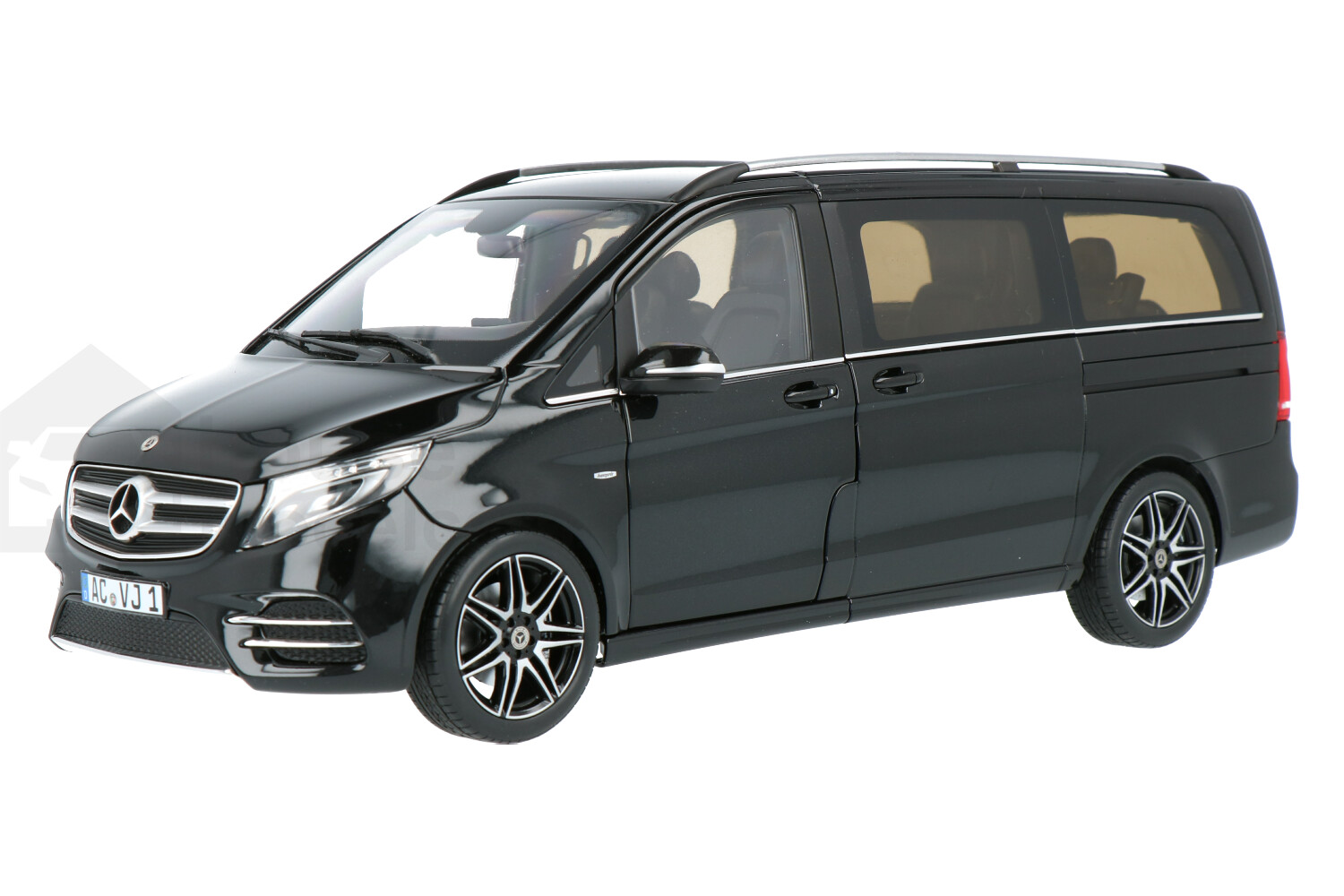 Mercedes-Benz V-Class AMG-Line | House of Modelcars