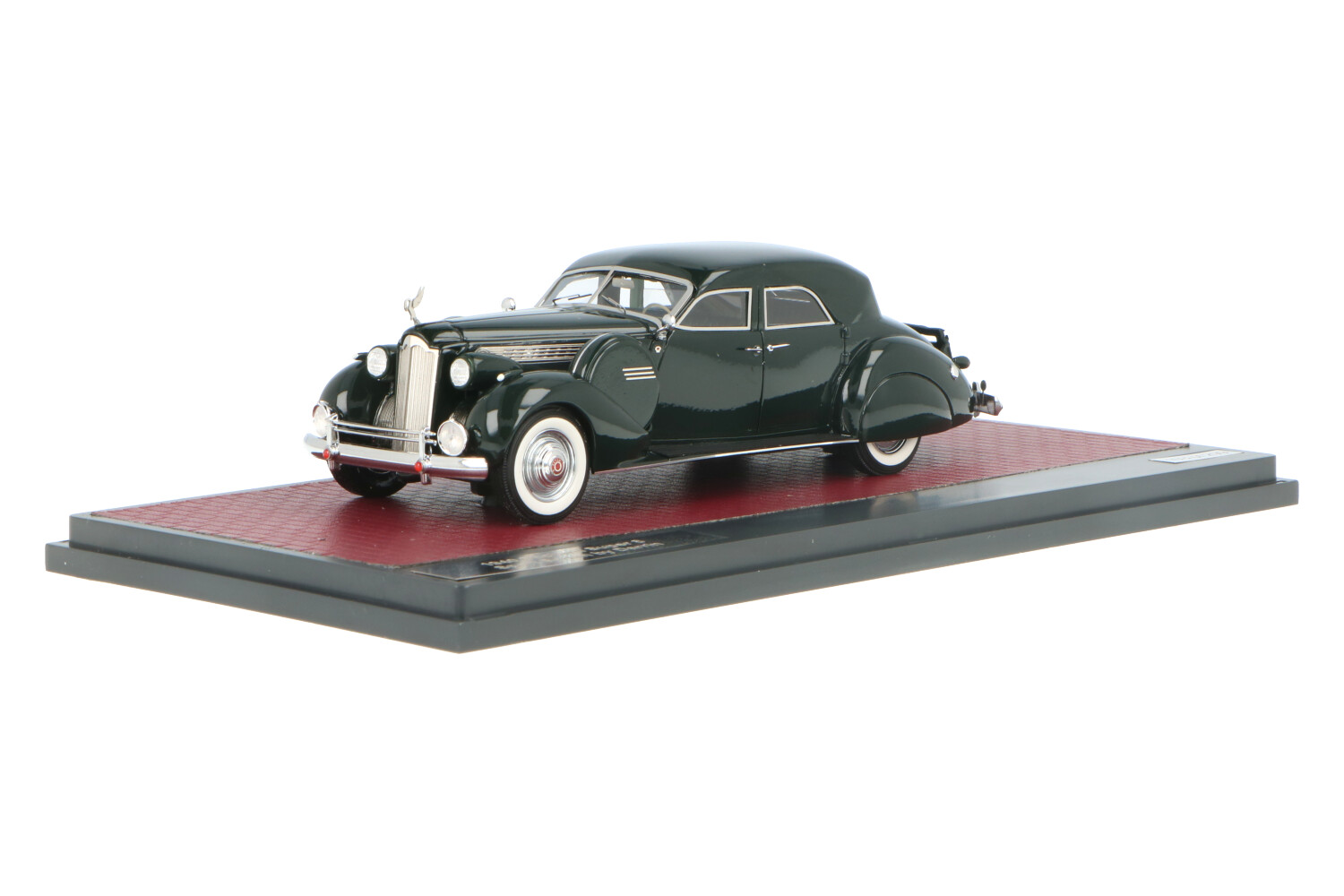 Packard Super 8 Sport Sedan by Darrin | House of Modelcars