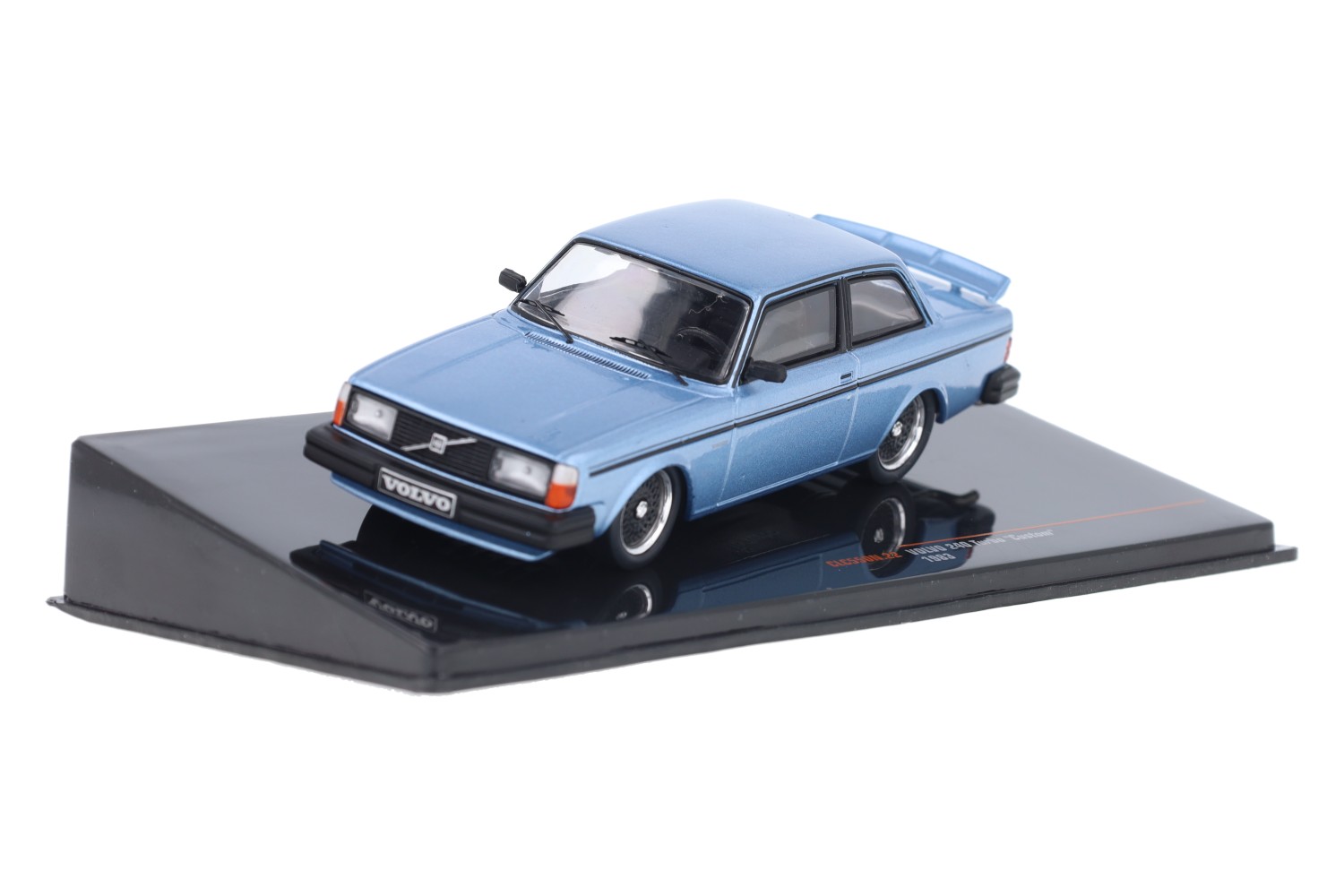 Volvo 240 Turbo "Custom" | House of Modelcars